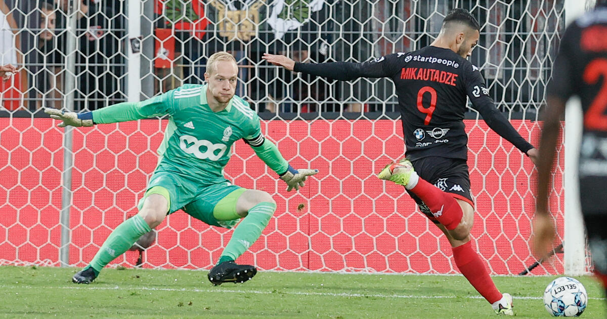 Arnaud Bodart s'est à nouveau mué en héros du Standard lors du derby ...