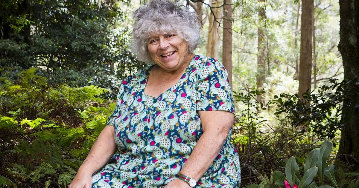 Malay bokep new her build is petite and solid with a lovely